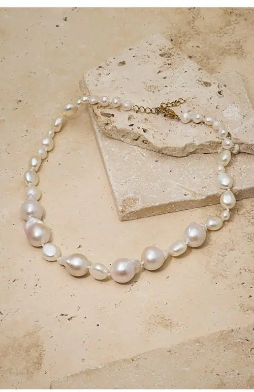 UNTAMED PETALS Brit Pearl Necklace - Ivory