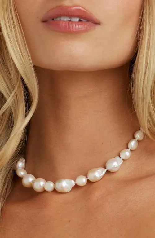 UNTAMED PETALS Brit Pearl Necklace