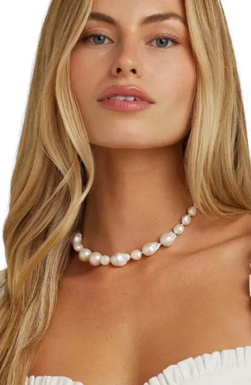 UNTAMED PETALS Brit Pearl Necklace