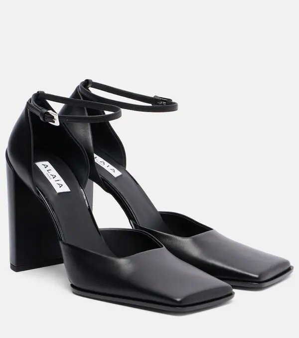 Alaïa Leather Pointed Toe Pumps With Ankle Strap - Black