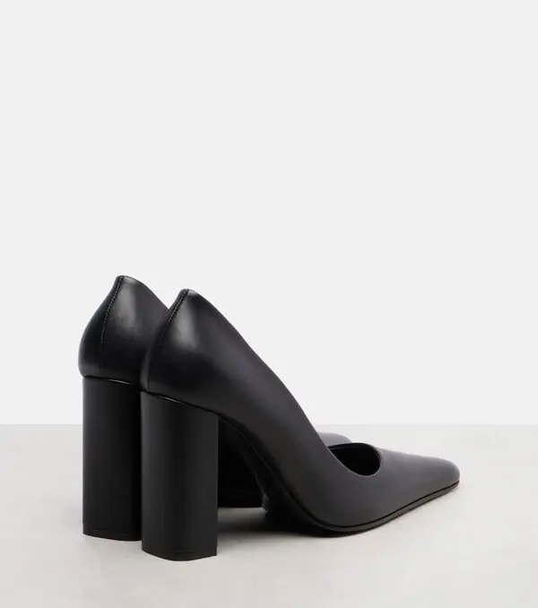 Alaïa Pointy Leather Pumps - Black