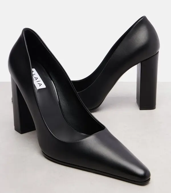 Alaïa Pointy Leather Pumps - Black