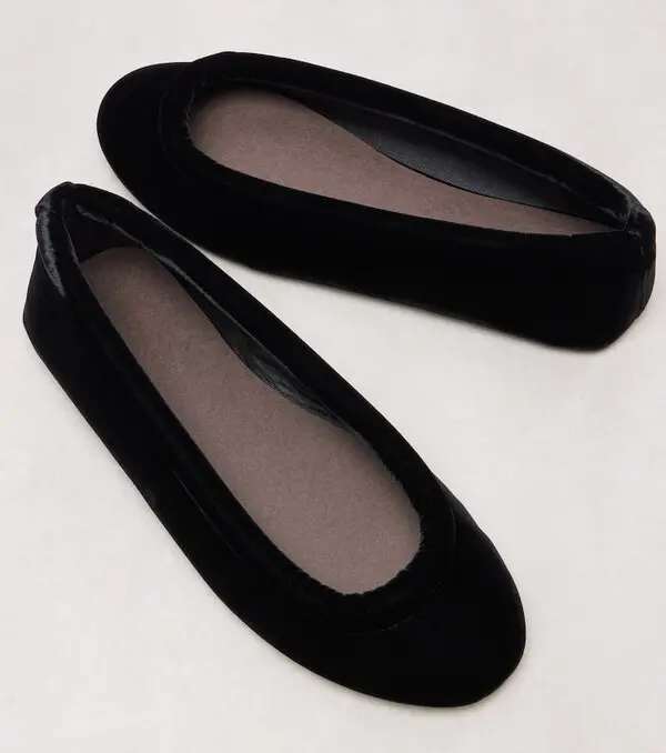 Alaïa Velvet Ballerina Flats