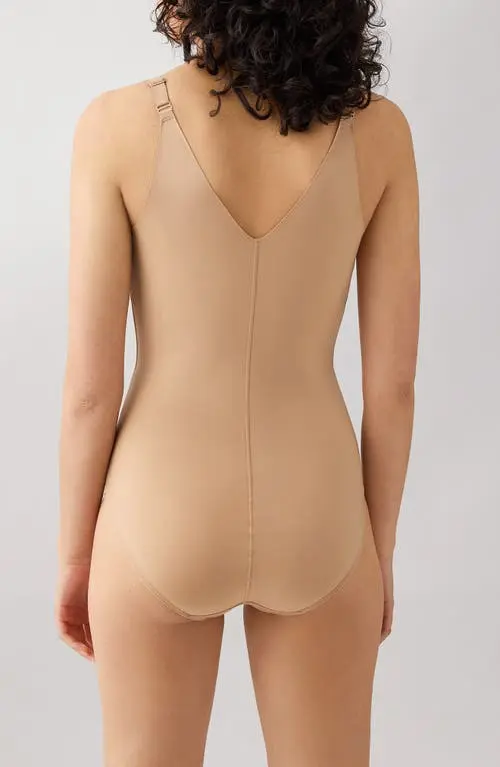 Wacoal Back Appeal™ Underwire Shaping Bodysuit - Praline