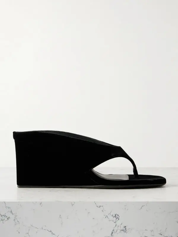 Alaïa Tong 75 Velvet Wedge Sandals - Black