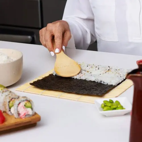 JOYCE CHEN Sushi Board And Sushi Roller Set