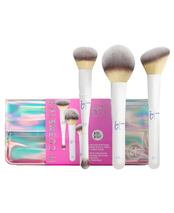 IT COSMETICS 3-pc. Unwrap Your Creativity Makeup Brush Set + Makeup Case - No Color