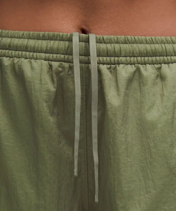 Lululemon Lightweight Mid-rise Active Short 5 - Bay Leaf/lemongrass