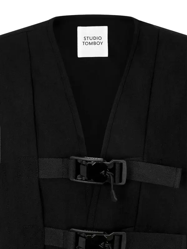 STUDIO TOMBOY Buckle-fastening Patch-pocket Vest
