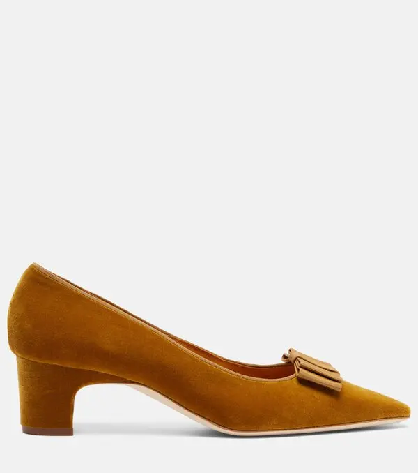 Manolo Blahnik Reador 50 Velvet Pumps