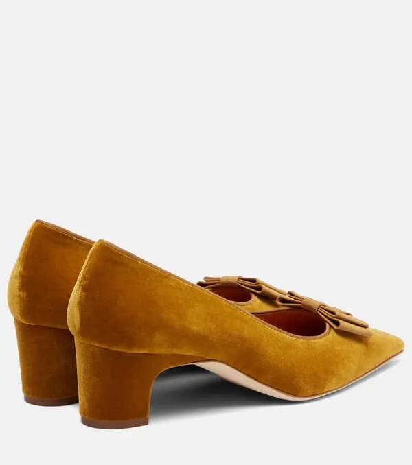 Manolo Blahnik Reador 50 Velvet Pumps