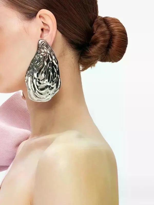 KOROBEYNIKOV Oyster Shell Earrings