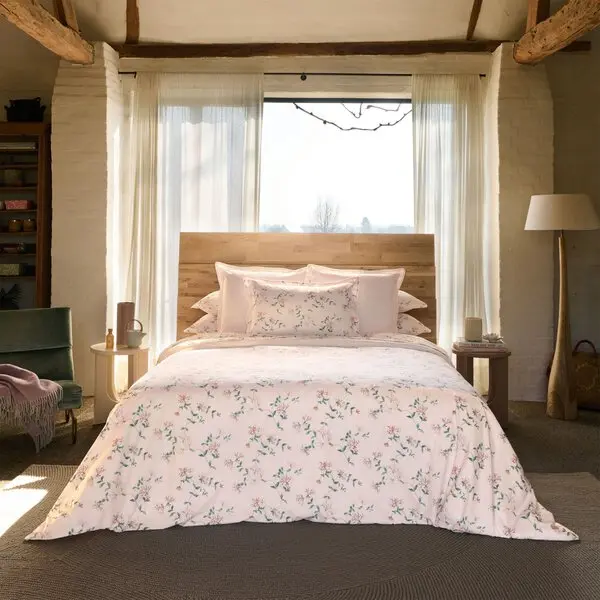 ANNE DE SOLENE Nature Sham, King