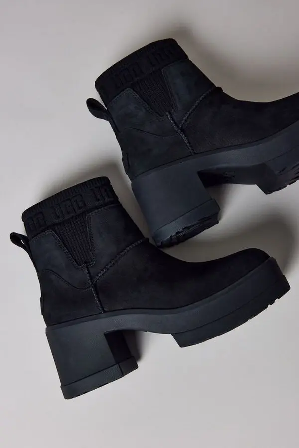 UGG Moxy Chelsea Boot - Black
