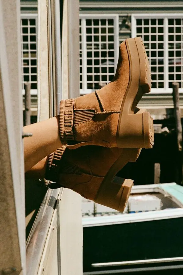 UGG Moxy Chelsea Boot - Chestnut