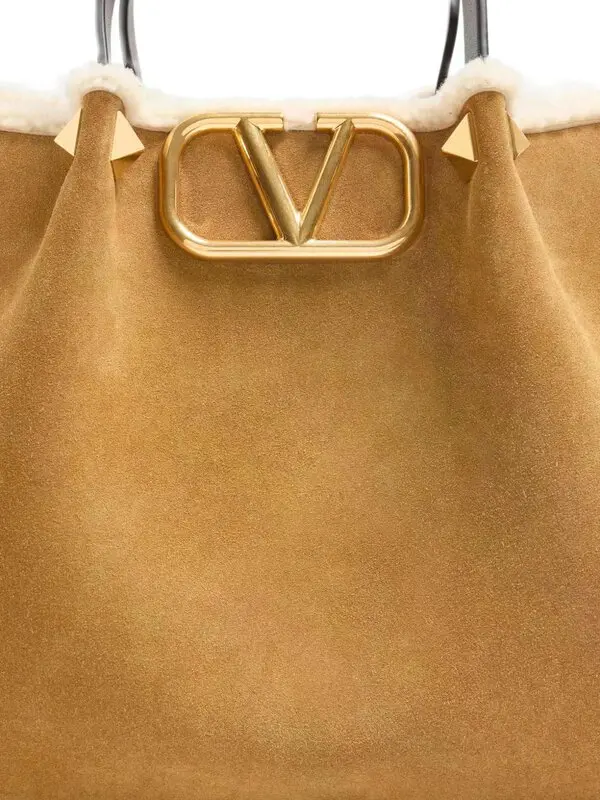 Valentino Garavani Medium Suede Shopping Bag With Sheepskin Lining And Vlogo Signature - Neutrals