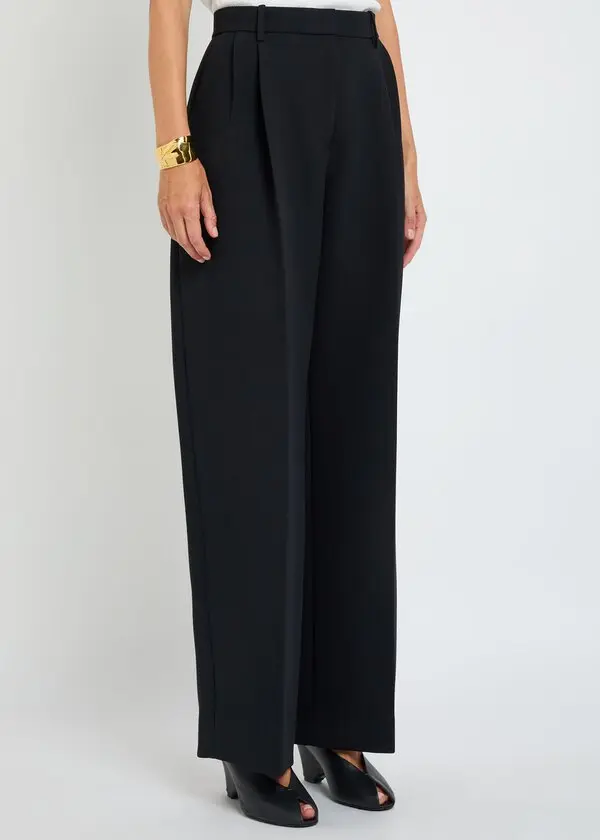 Khaite August Pleated Crepe Trousers - Black