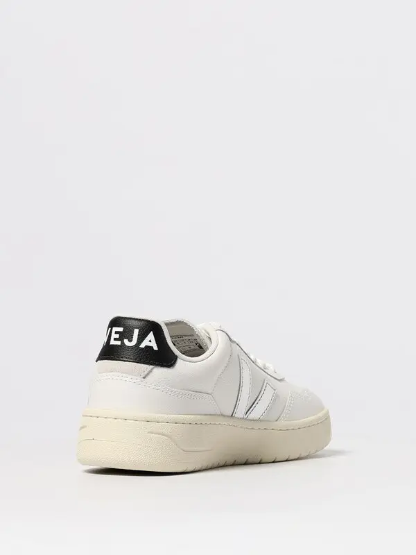 VEJA Low Top Sneakers