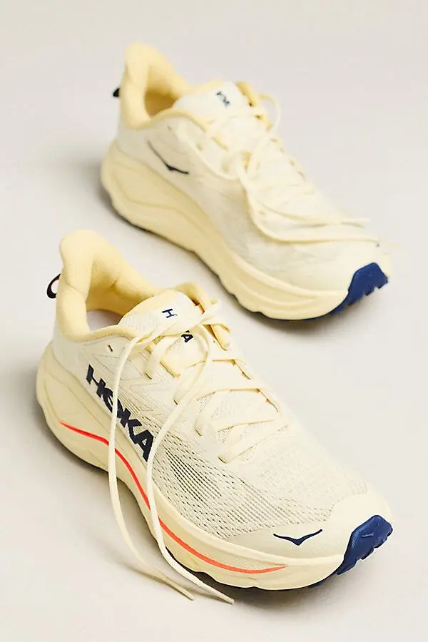 HOKA® Challenger 8 Sneakers - Vintage Yellow/midnight