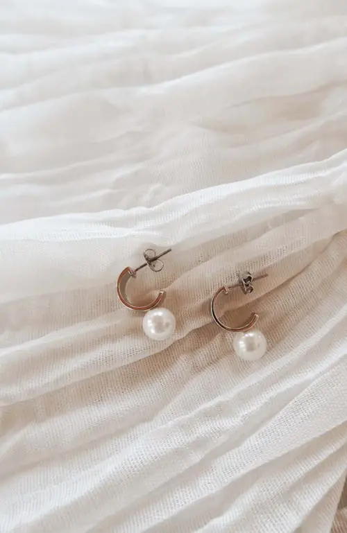 UNTAMED PETALS Leah Pearl Hoop Earrings
