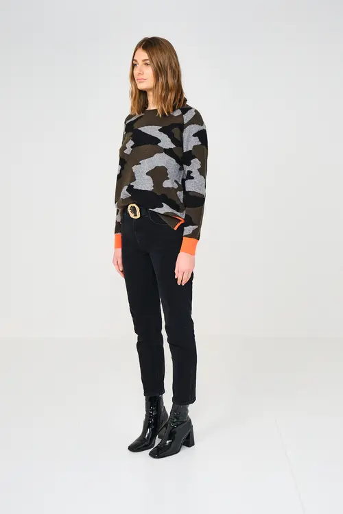 BRODIE CASHMERE Crew Neck Cashmere Sweater
