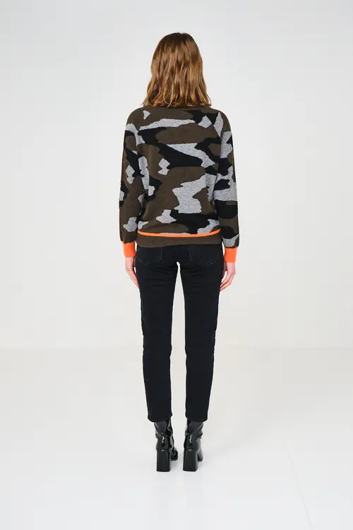 BRODIE CASHMERE Crew Neck Cashmere Sweater