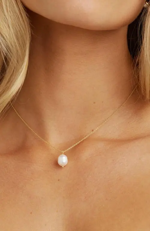 UNTAMED PETALS Lexi Freshwater Pearl Pendant - Gold