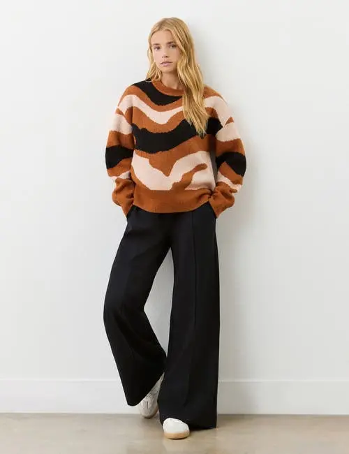 FINERY LONDON Minnie Abstract Print Knitted Sweater