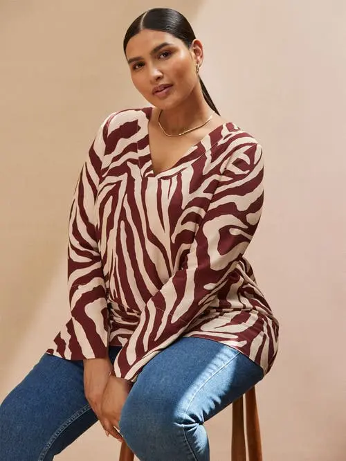 LIVE UNLIMITED Animal Print Split Sleeve Blouse