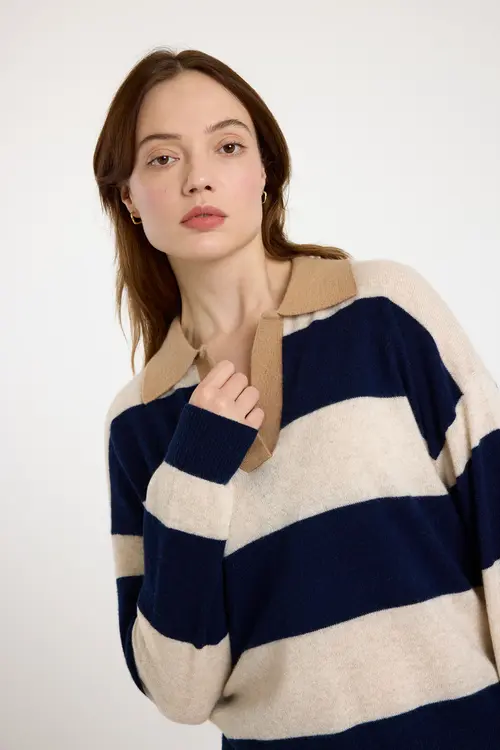 BRODIE CASHMERE Ruby Long Sleeve Cashmere Sweater - Navy
