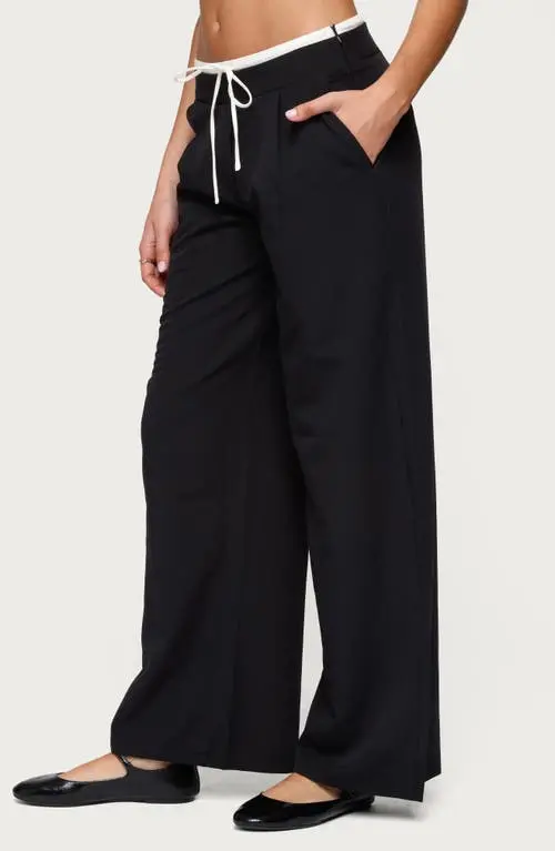 EDIKTED Pleated Wide Leg Sweatpants