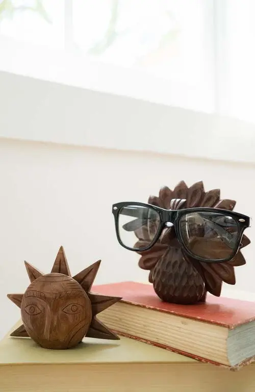 MATR BOOMIE Peacock Eyeglasses Holder Stand