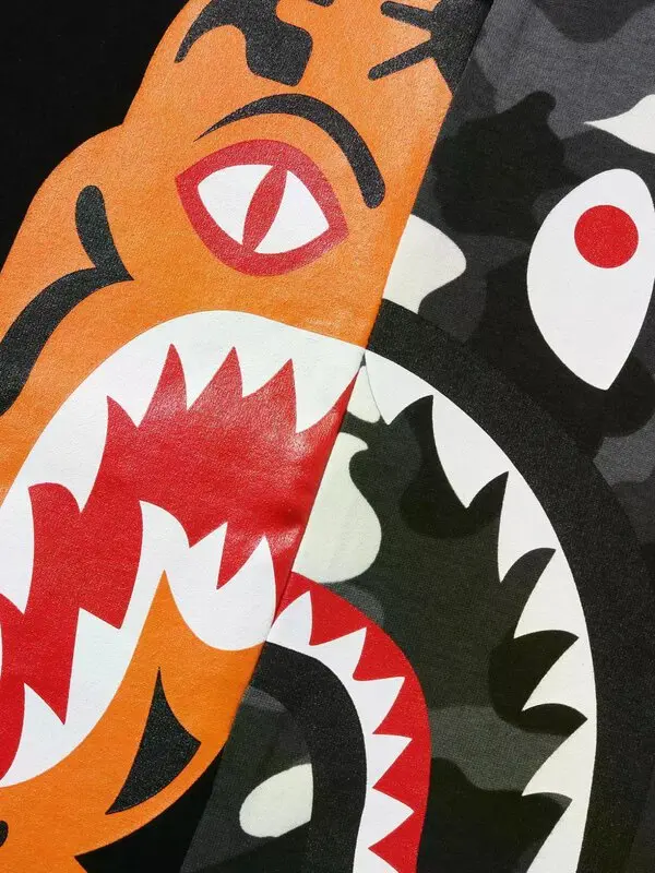 A BATHING APE Tiger Shark Camo T-shirt - Black