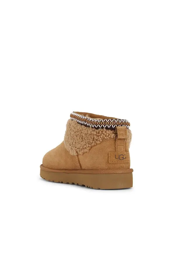 UGG Classic Ultra Mini Maxi Curly Boots