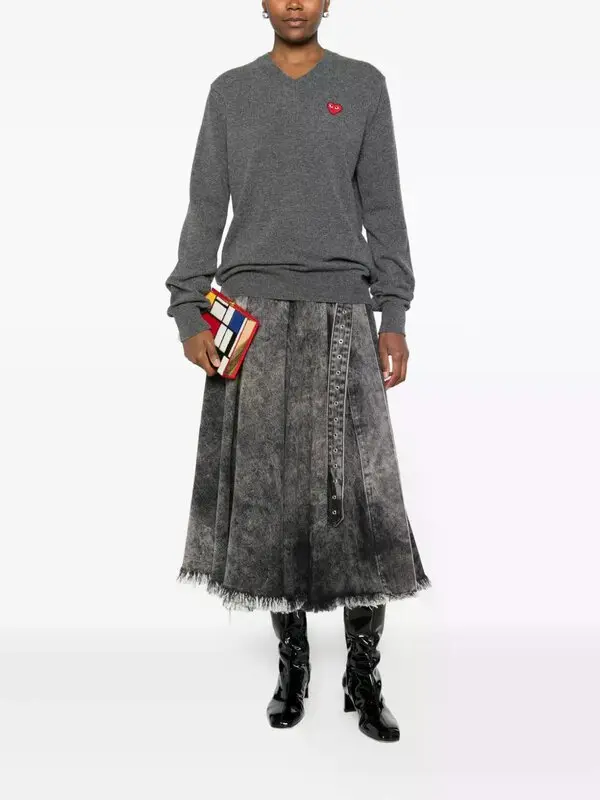 Play Comme Des Garcon Heart-emblem V-neck Sweater - Grey