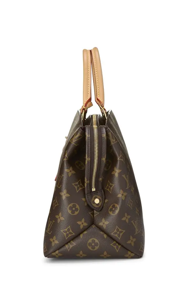 LOUIS VUITTON Monogram Grand Palais