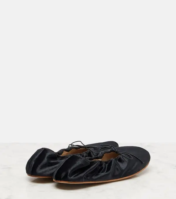 THE ROW Round Velvet Ballet Flats - Black