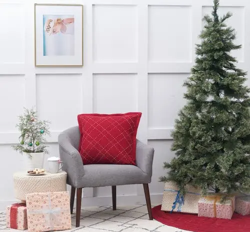 CAROL & FRANK Elliot Ruby Quilted 100% Cotton Christmas Tree Skirt 54