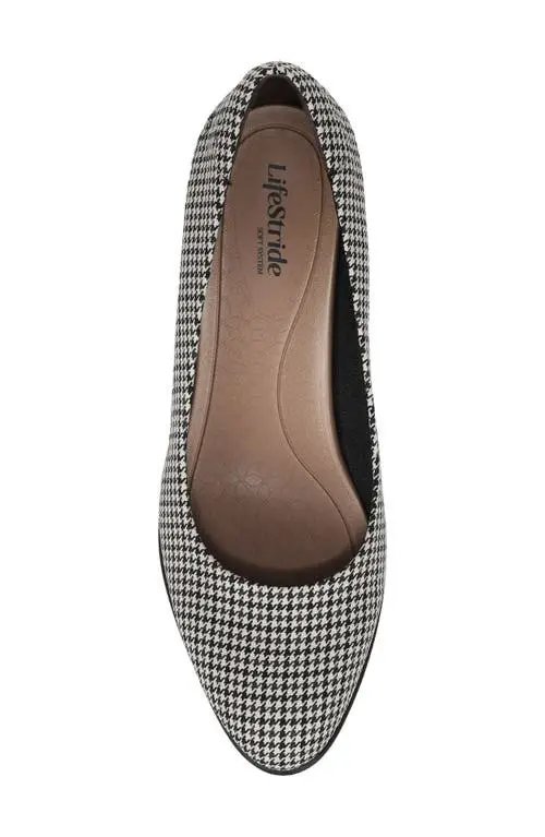 LIFESTRIDE Elevate Platform Pumps - Black/bone