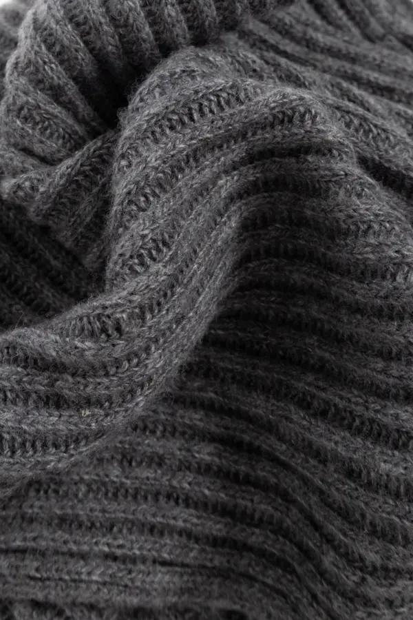 Moschino Scarf With Logo - Grey
