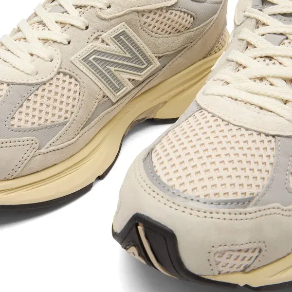 NEW BALANCE 2010 Presented Sneaker