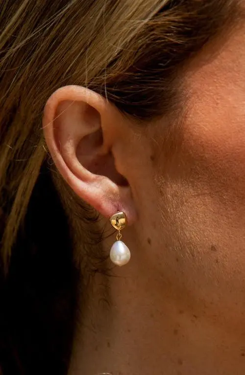 LA MENO Elegant Baroque Pearl Drop Earrings