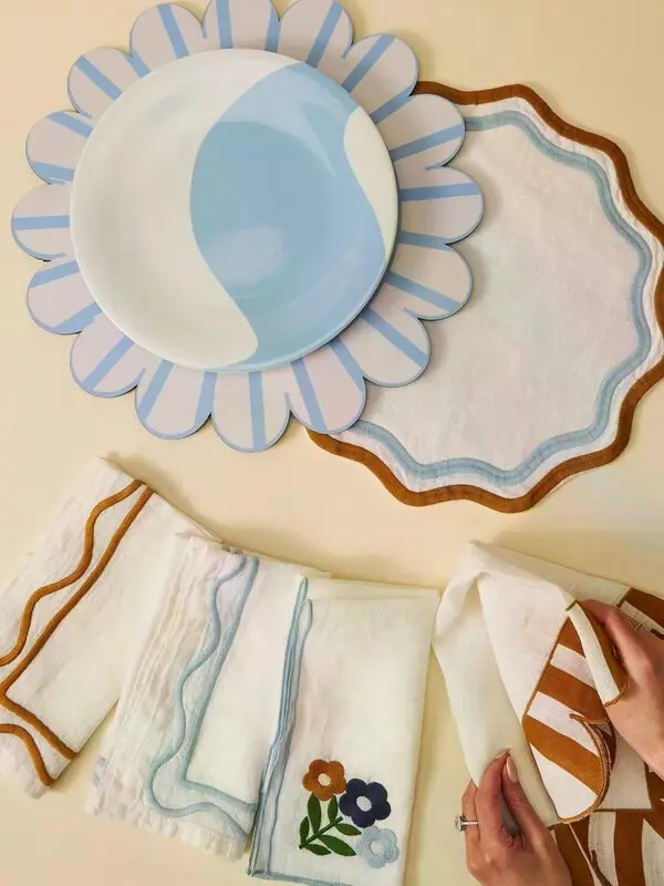MISETTE Scalloped Placemats