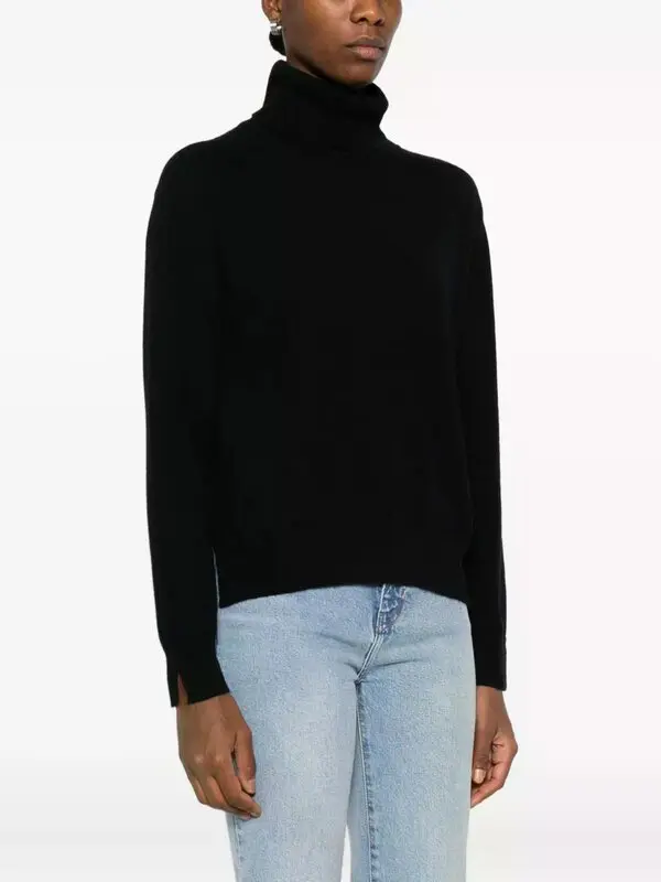 GOTHA Turtleneck Long-sleeve Sweater