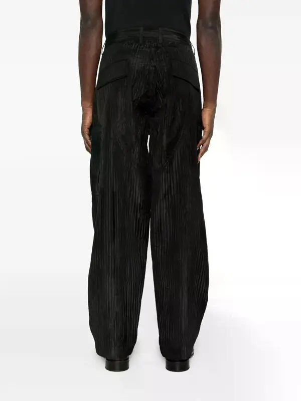 LABRUM Pleat-texture Cargo Trousers