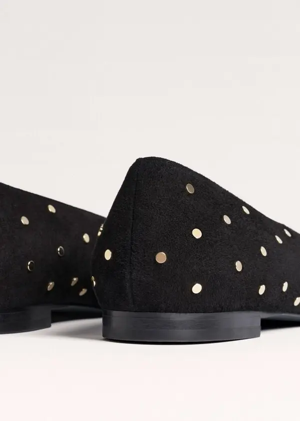ME+EM Studded Point Flat