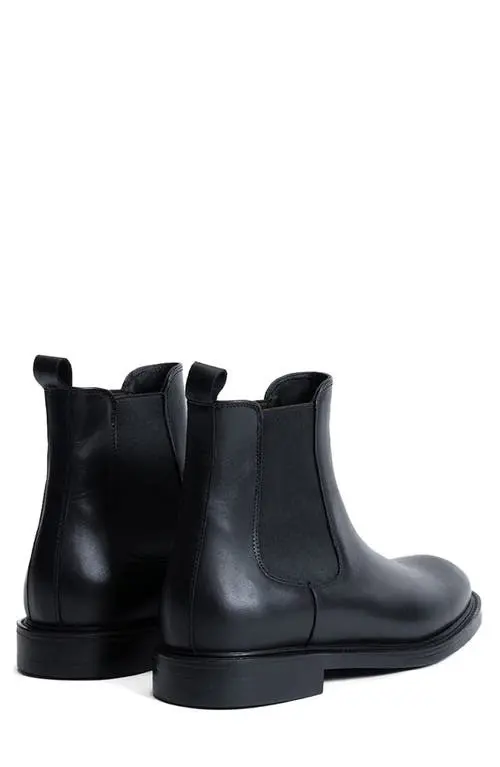 Robert Barakett Nolan Chelsea Boot