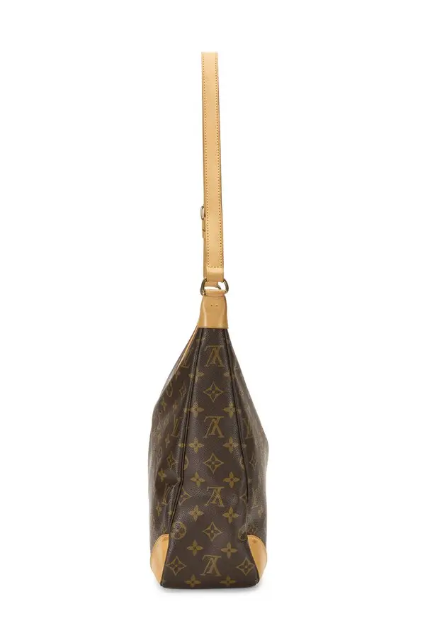 LOUIS VUITTON Boulogne 35 Monogram Shoulder Bag