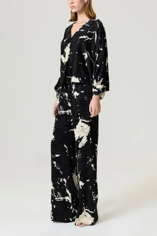 NOCTURNE Abstract Print Jacquard Blouse