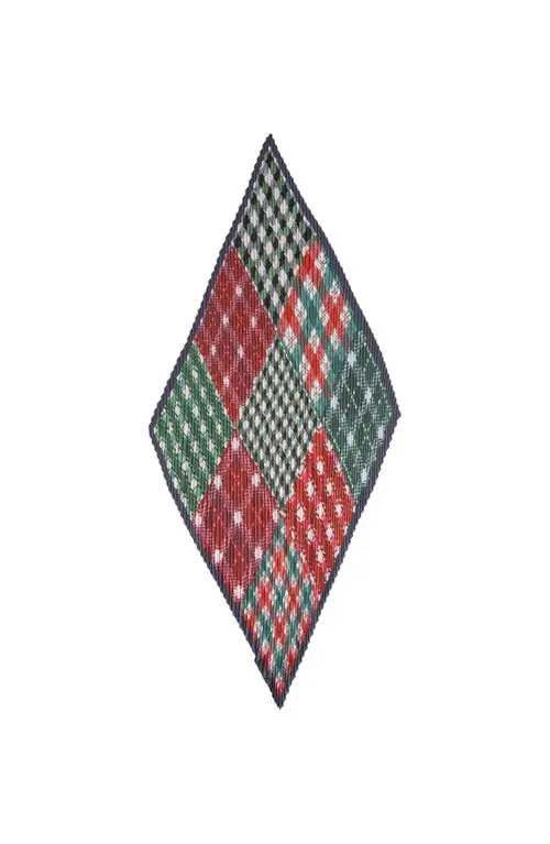 Echo Patch Plaid Pleated Diamond - Red